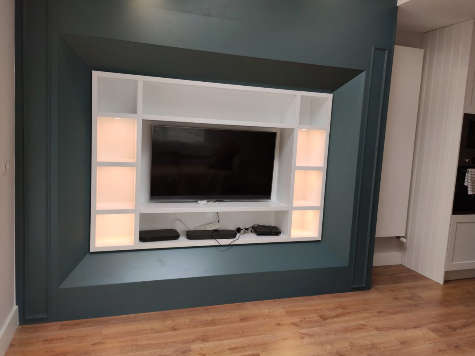 Custom TV Unit with Integrated Lighting - Bespoke TV and Media Units ...